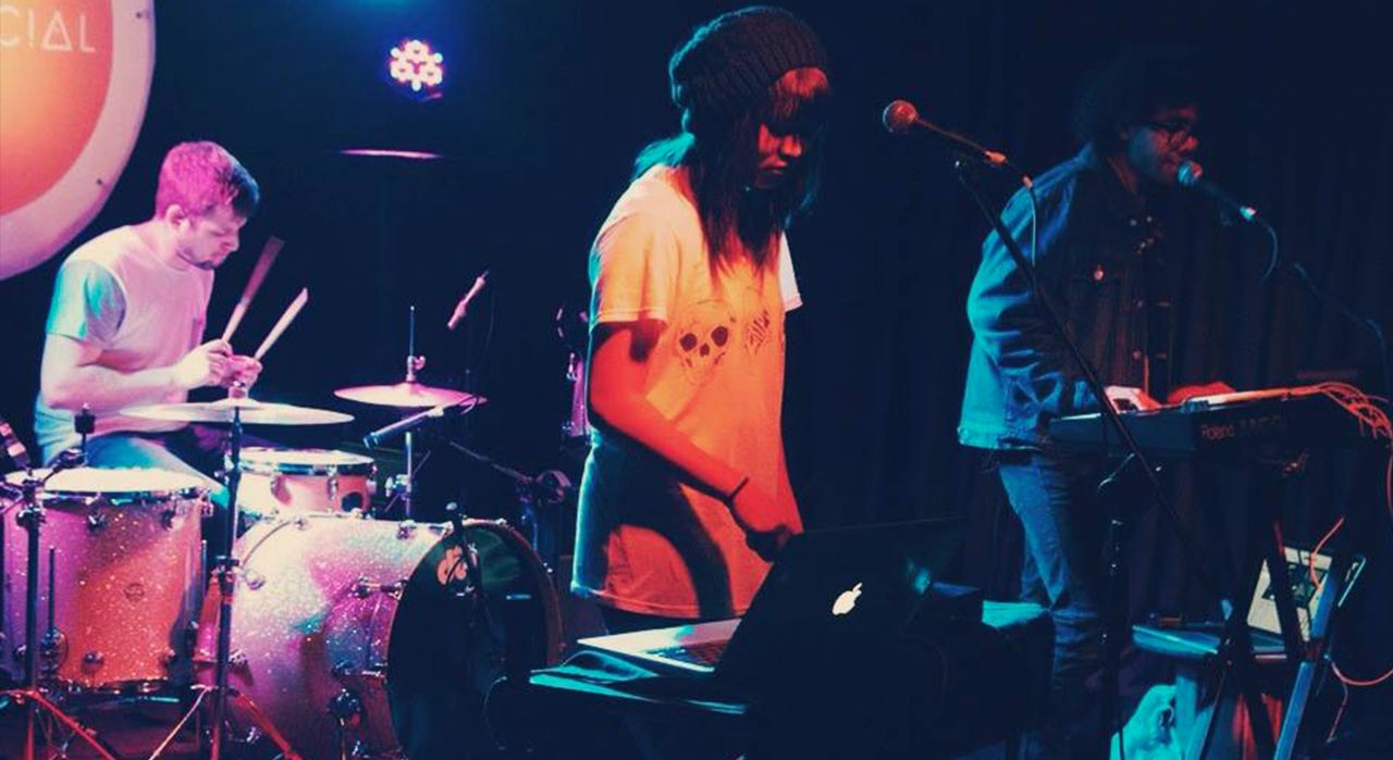 The synth pop of Froyo does the 80s proud