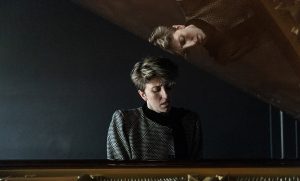 PREMIERE: Anna-Kat is a captivating presence on Fifteen