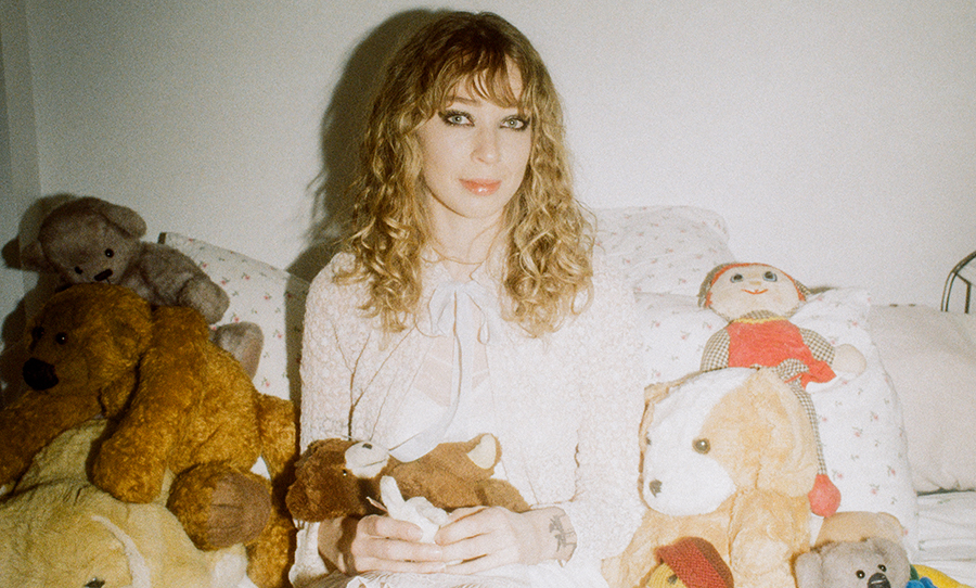 Jess Day’s new single, Gravity is still reliably catchy but sweeter ...