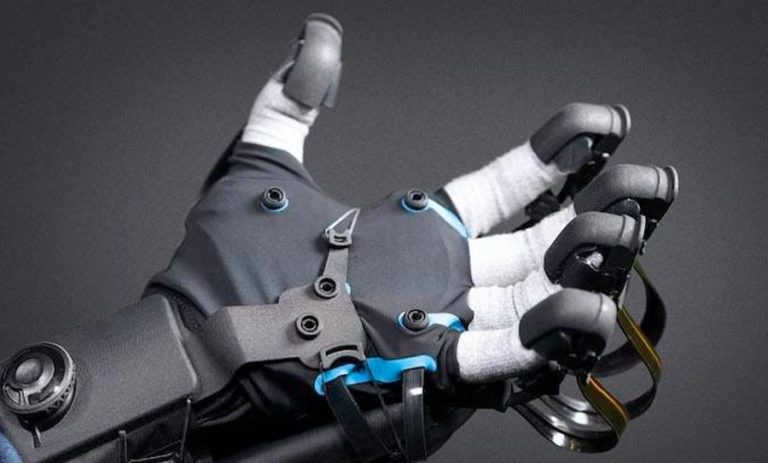 Microsoft tempting tragedy with new VR glove controller patent