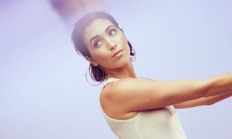 Fleur De Mur’s debut EP ‘Metamor-for-this’ is insightful, soulful and sassy