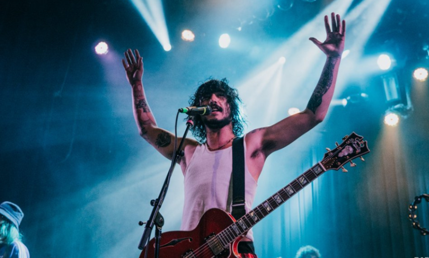 Sticky Fingers frontman storms off mid-concert in Melbourne