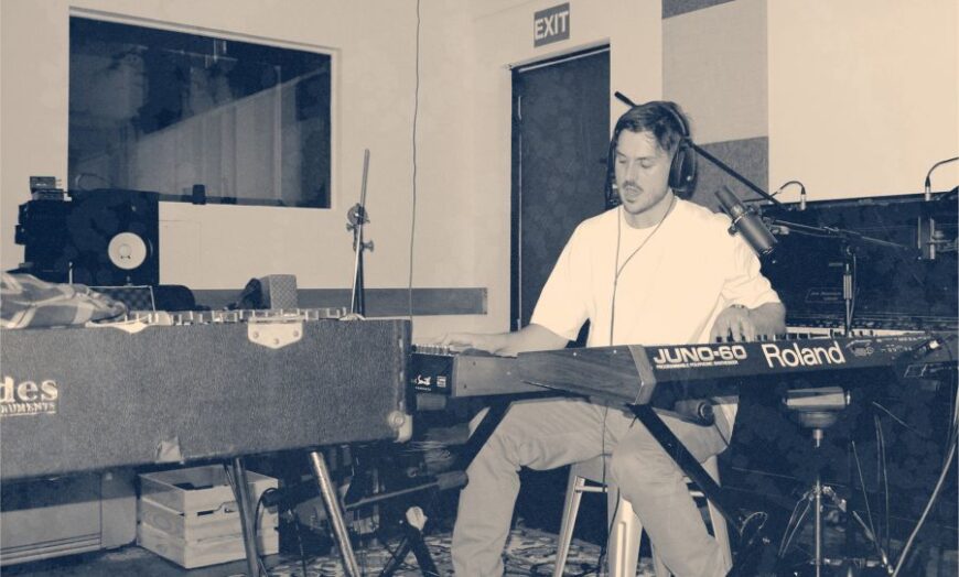 PREMIERE: Andy Bull's 'Define The Way You Feel': Popping and Introspective