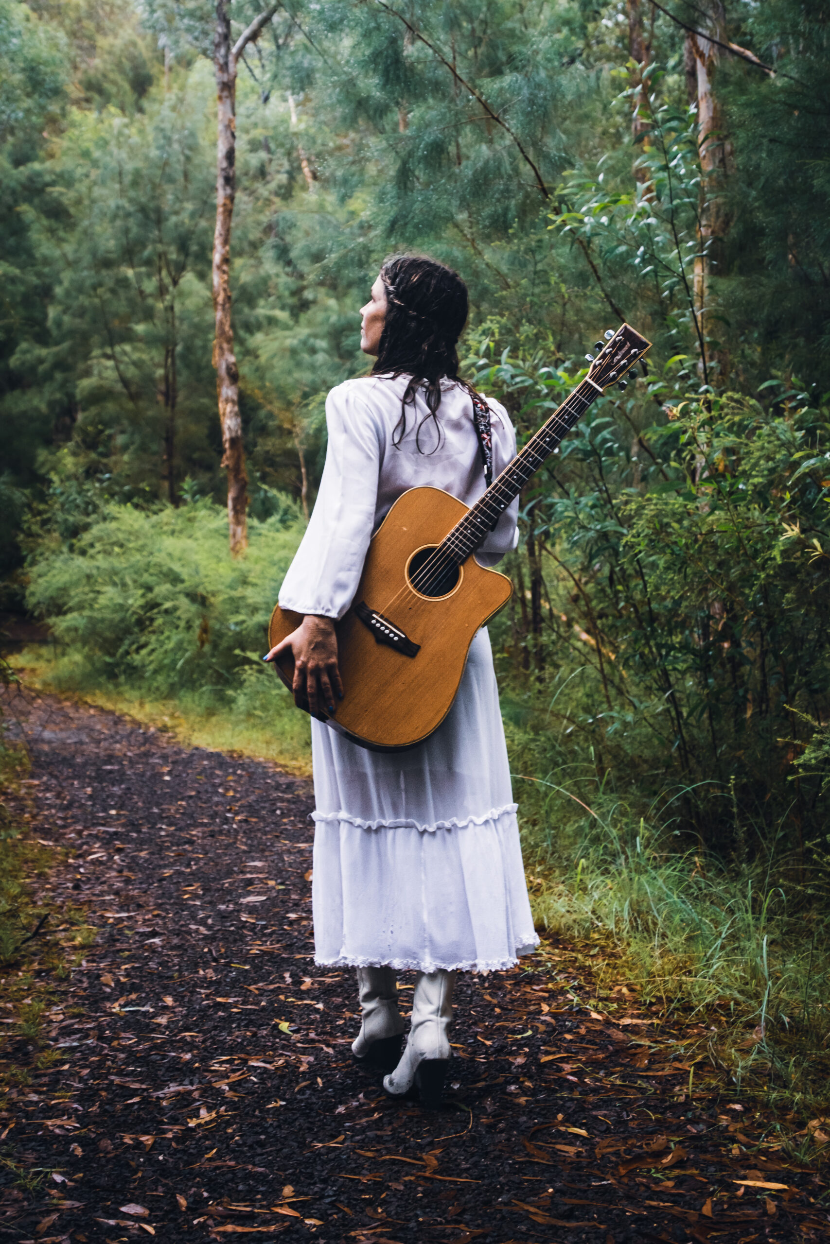 Clare Cowley summons the spirit of folk music with 'Desire Notes'